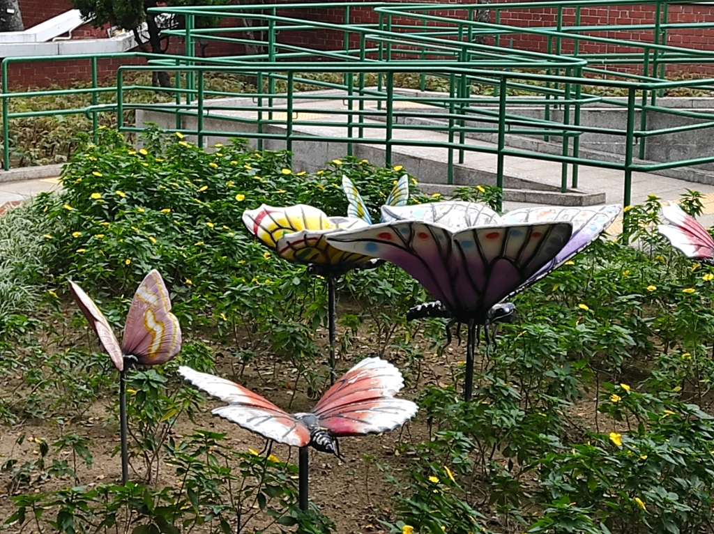 魯仁園、青山寺、蝴蝶灣 - Ramblr