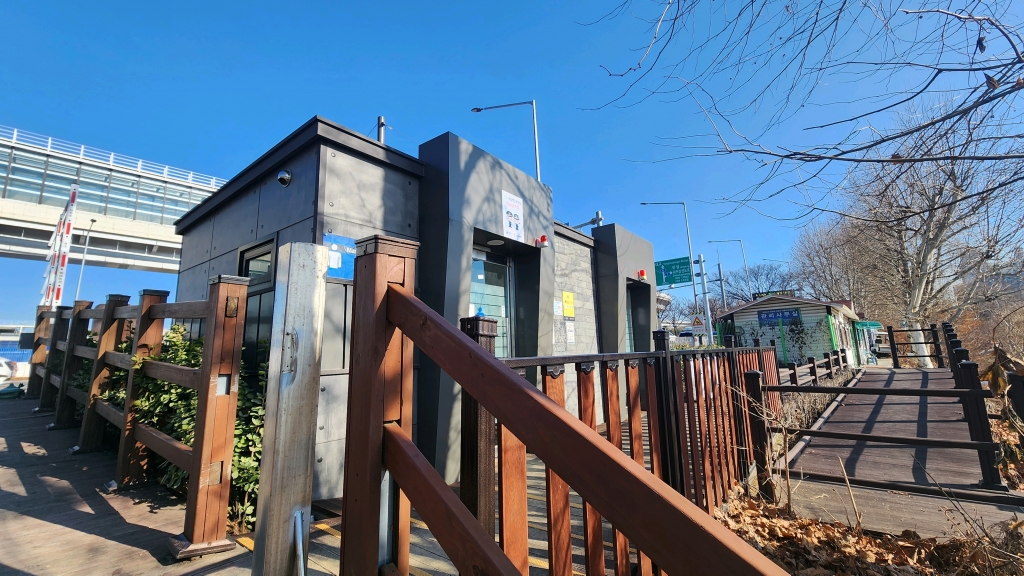 안양.도림천 화장실, 창고 - Ramblr